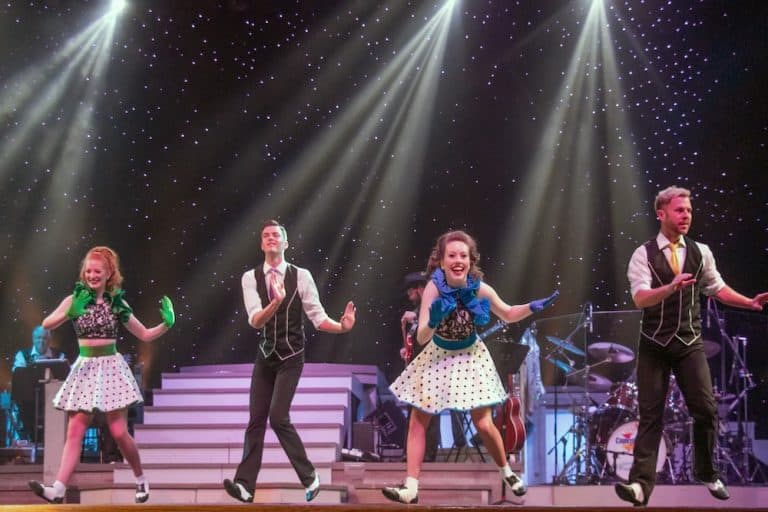 3 Reasons the Country Tonite Theater is the Best Show in Pigeon Forge