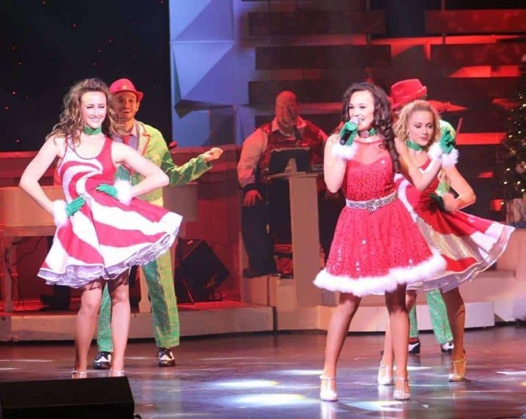 4 Reasons Country Tonite Has One of the Best Christmas Shows in Pigeon ...