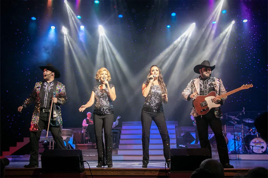 Pigeon Forge Show Photo Gallery - Country Tonite Entertainment
